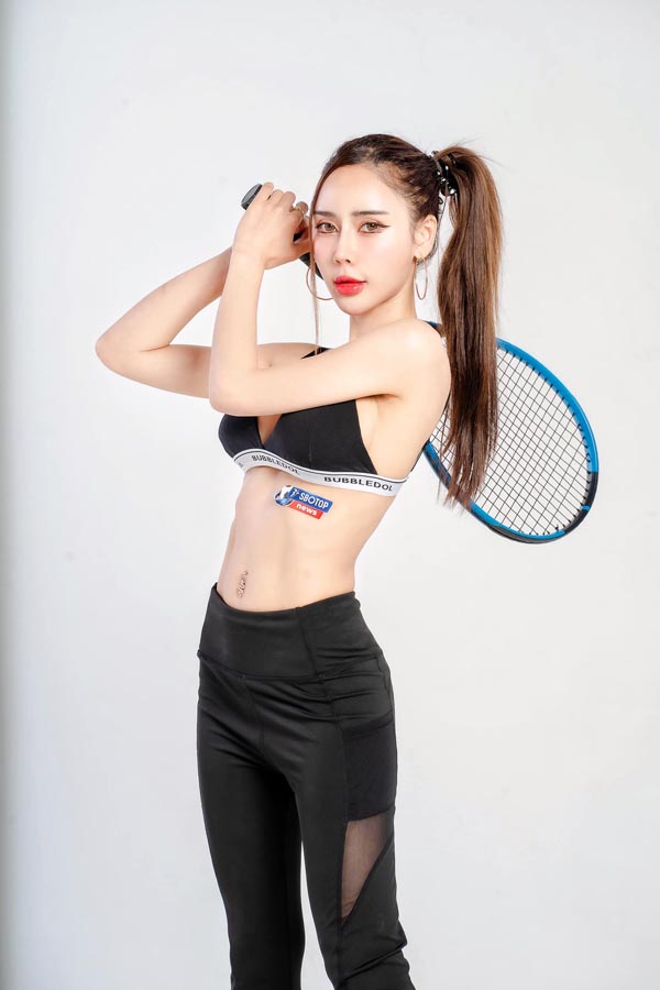 Yanisa Tangmo นางแบบ น้อง แตงโม บิกินี่ ดาวทวิต ผิวขาว อกใหญ่ 18+